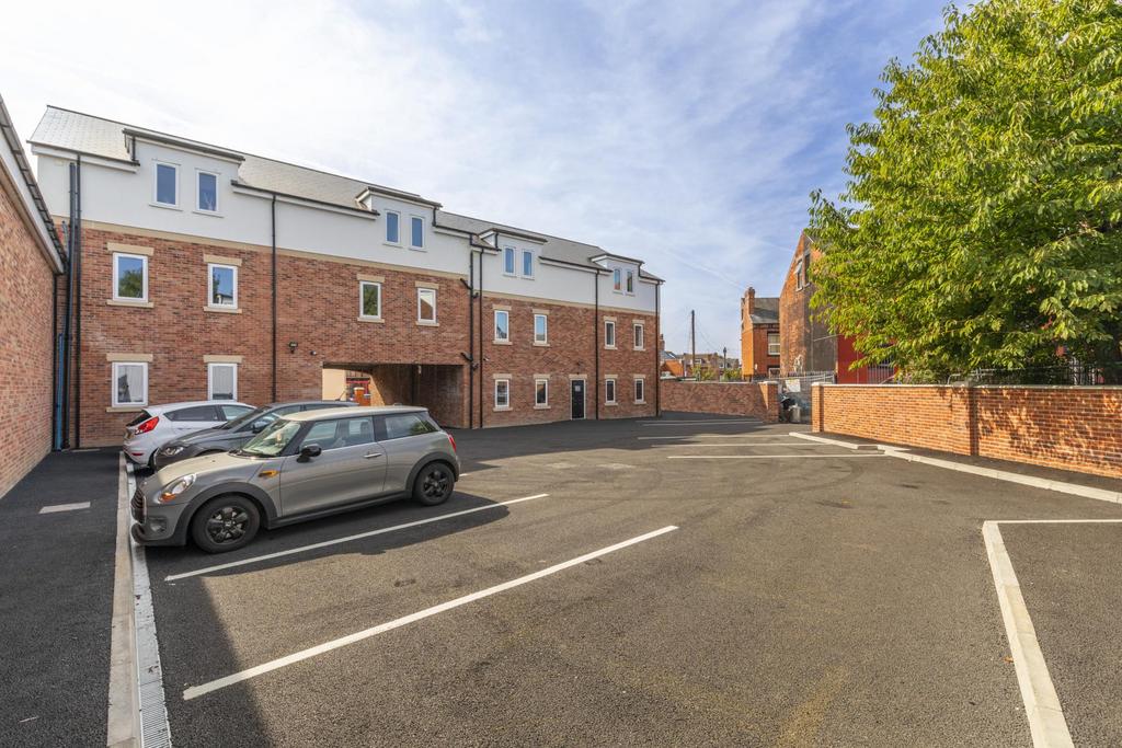 36 Royal Park Road, Leeds LS6 1 bed house - £108 pcm (£25 pw)