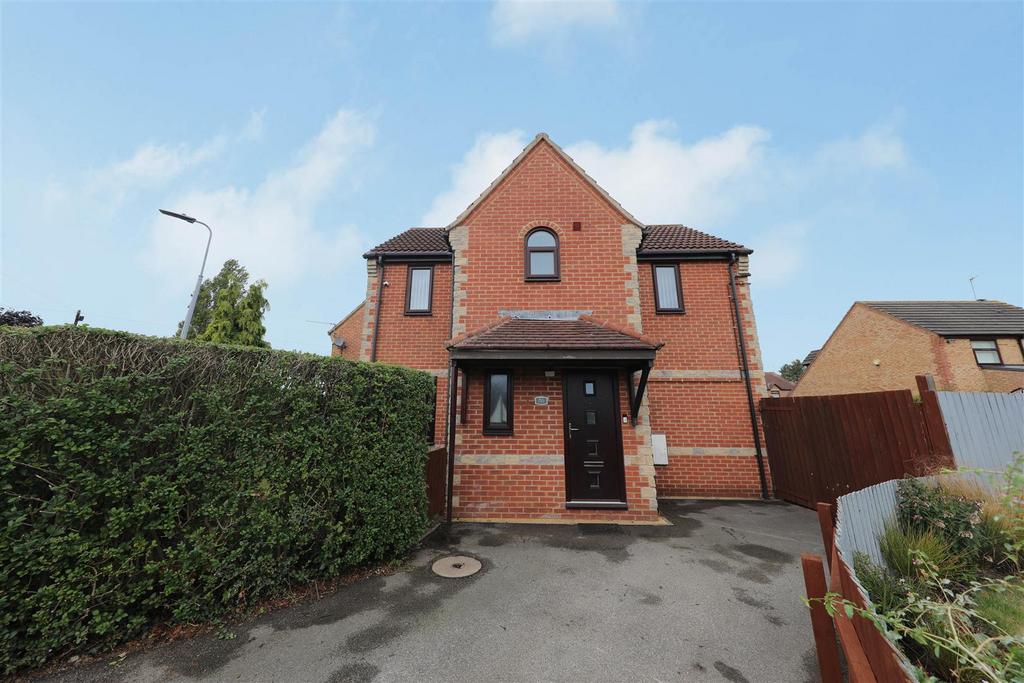 East Grove, Hull 3 bed detached house - £180,000