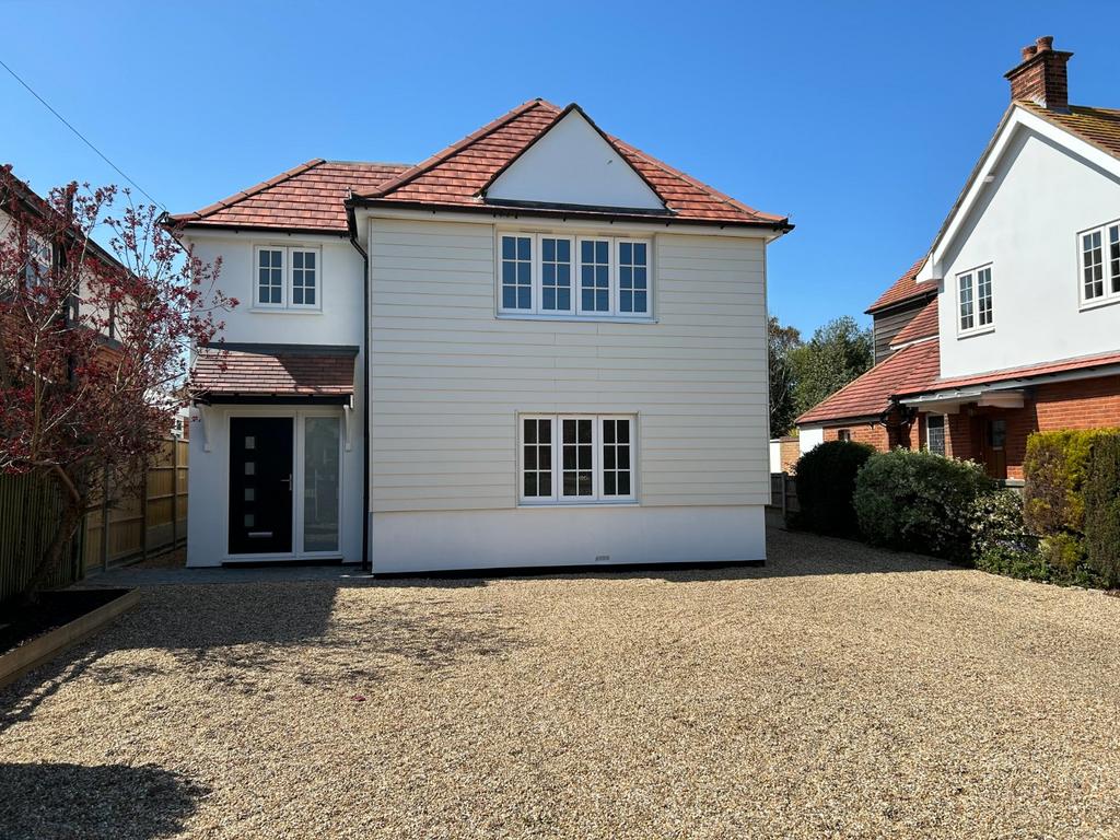 Luton Avenue, Broadstairs, CT10 4 bed detached house - £2,500 pcm (£577 pw)