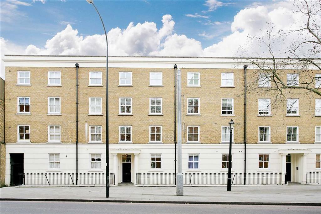 Trinity Street, London SE1 2 bed flat - £2,700 pcm (£623 pw)