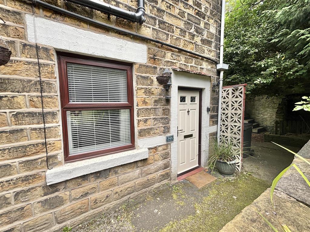Waterside, Hadfield, Glossop 2 bed house - £850 pcm (£196 pw)