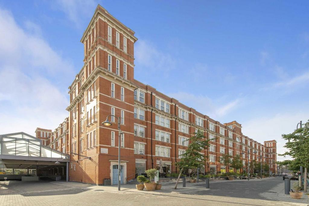 Esther Anne Place, London N1 Studio - £3,000 pcm (£692 pw)