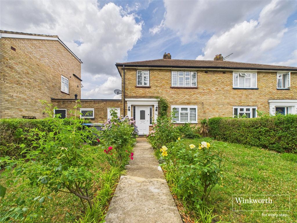 Fryent Way, London NW9 3 bed semi-detached house - £2,300 pcm (£531 pw)