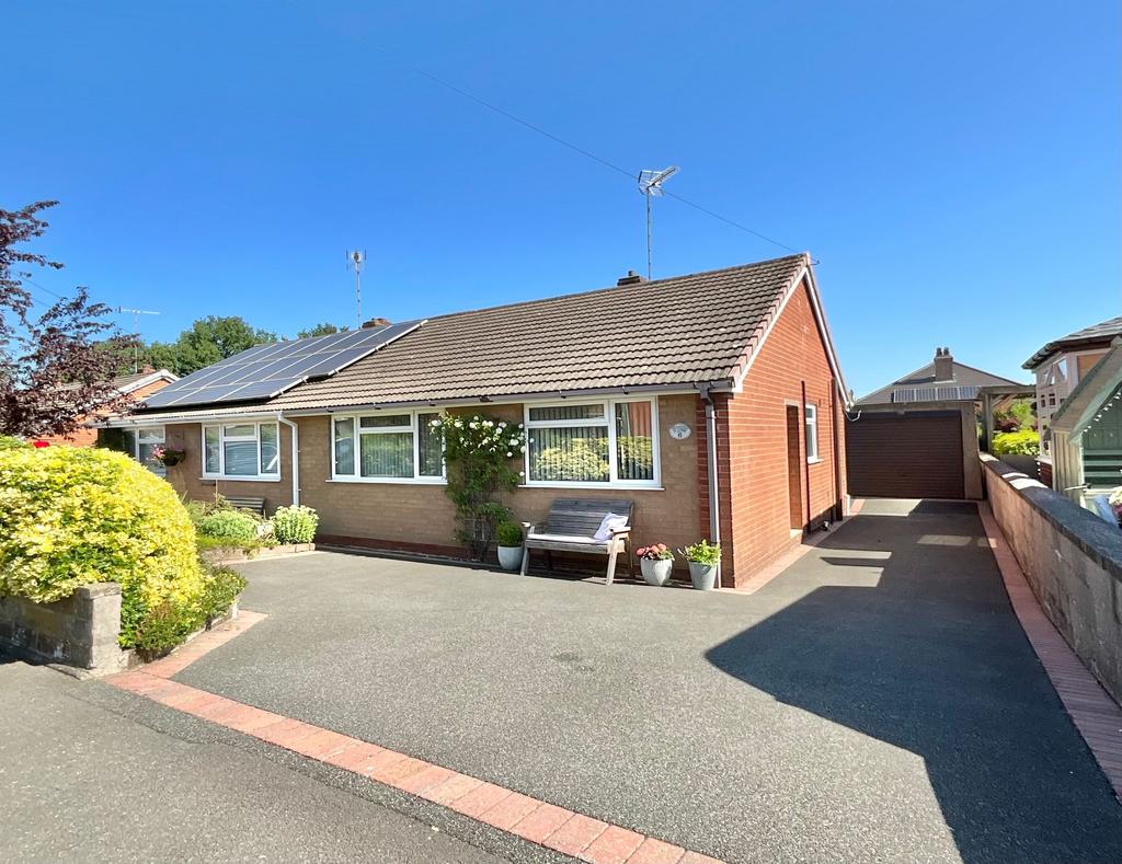 Derwent Drive, Stoke-On-Trent ST10 2 bed semi-detached bungalow for ...