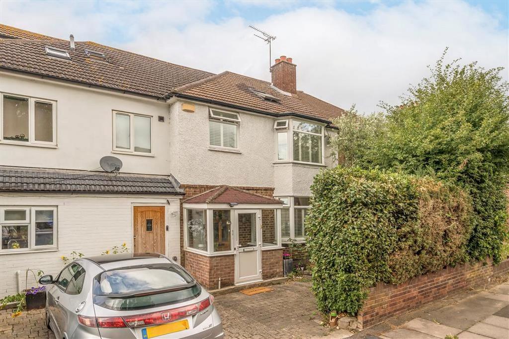 Corona Road, London SE12 4 bed house - £2,695 pcm (£622 pw)