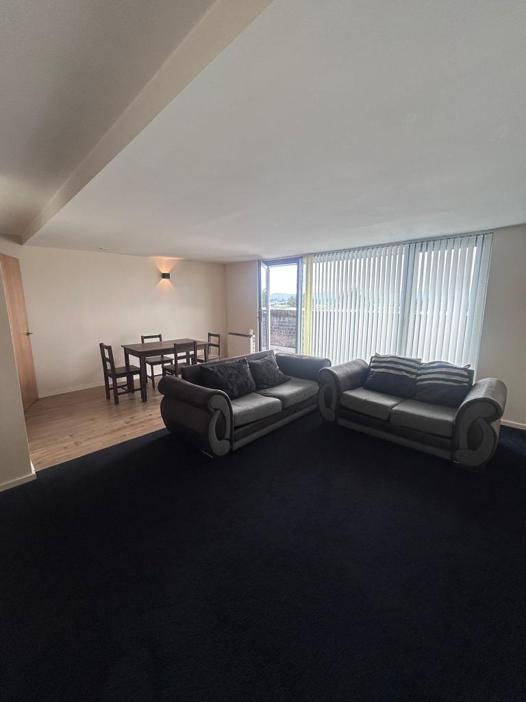 New Hall Lane, Preston, PR1 2 bed penthouse - £795 pcm (£183 pw)