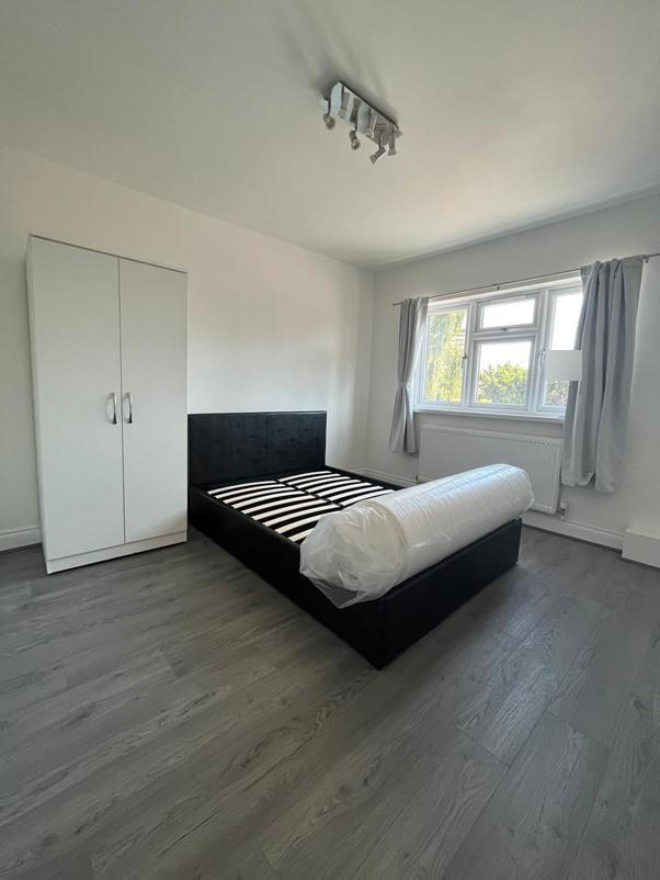 Shafton Place, Leeds, LS11 4 bed terraced house to rent - £450 pcm (£ ...