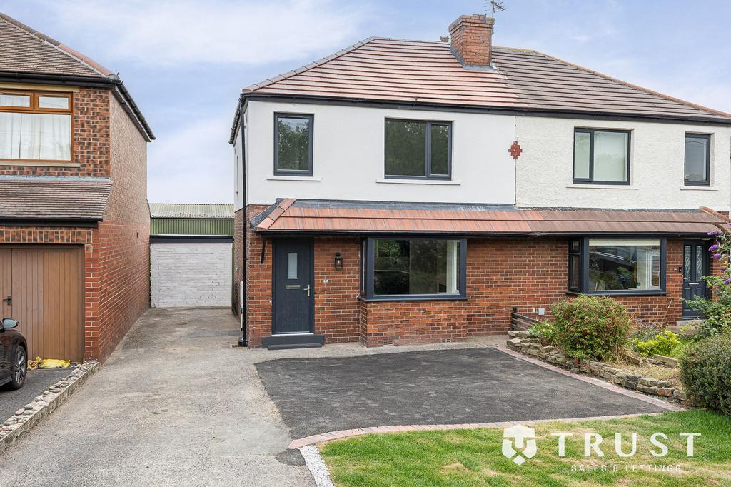 Hunsworth Lane, Hunsworth, BD19 3 bed semi-detached house - £279,000