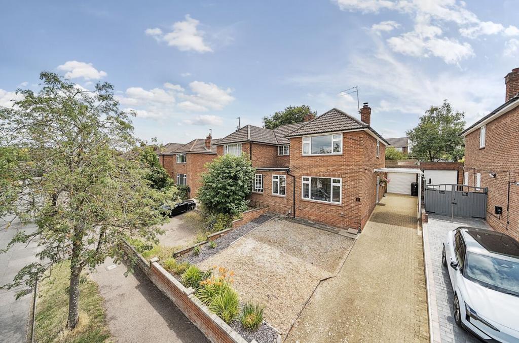 Brook Way, Bromham, Bedford 3 bed semi-detached house for sale - £410,000