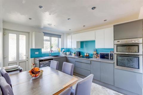 Houses For Sale Around Ng5 9 Dn | OnTheMarket