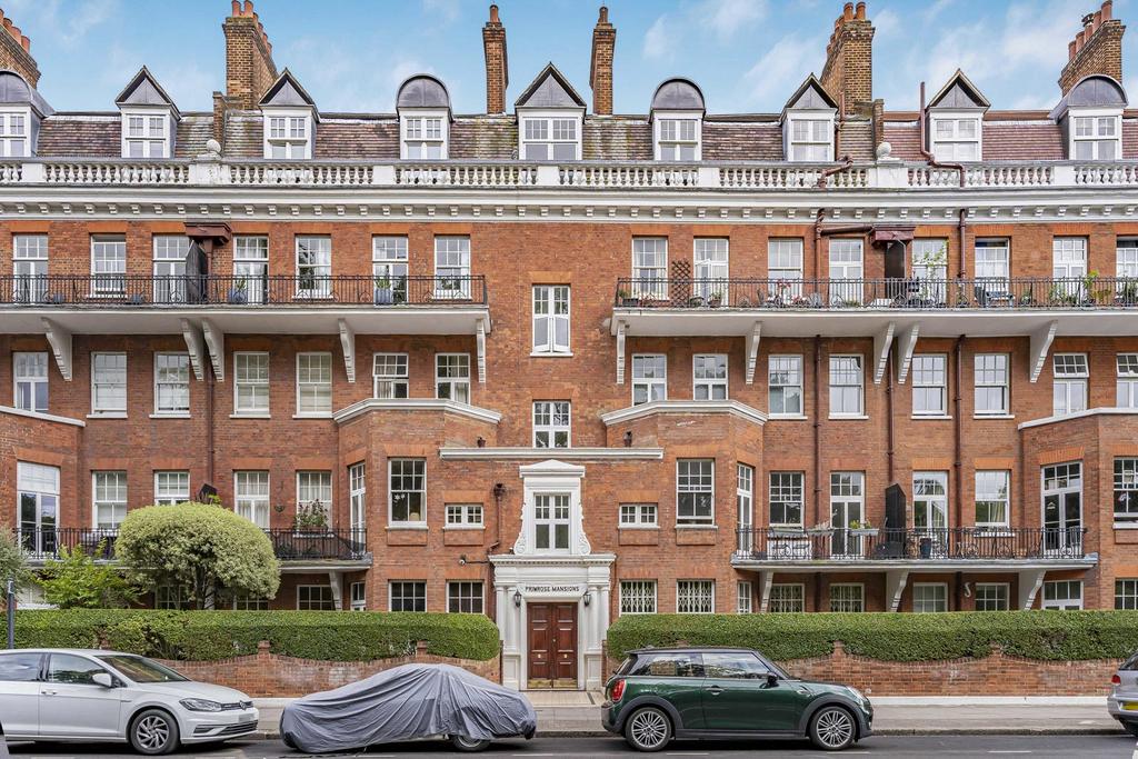 Prince Of Wales Drive, Battersea, SW11 4 bed apartment to rent - £5,500 ...