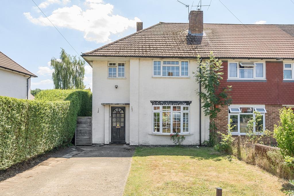 The Fairway, Leatherhead 3 bed end of terrace house - £400,000