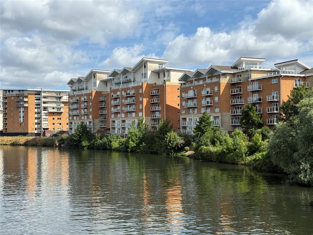 Penstone Court, Century Wharf... 2 bed penthouse for sale - £420,000