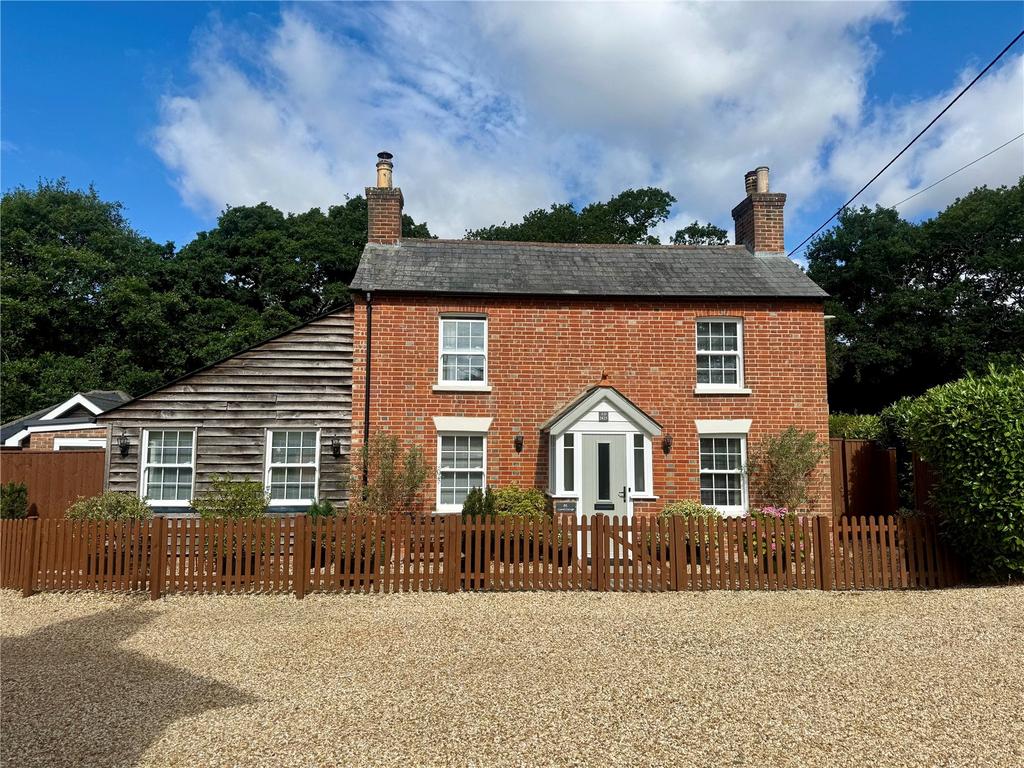 Everton Road, Hordle, Hampshire, SO41 3 bed detached house for sale - £850,000