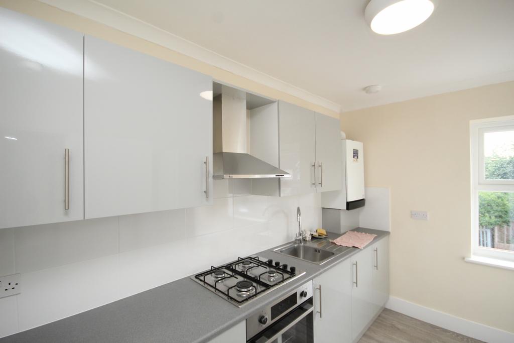 Norwood Avenue, Wembley, Middlesex, HA0 2 bed maisonette to rent - £ ...