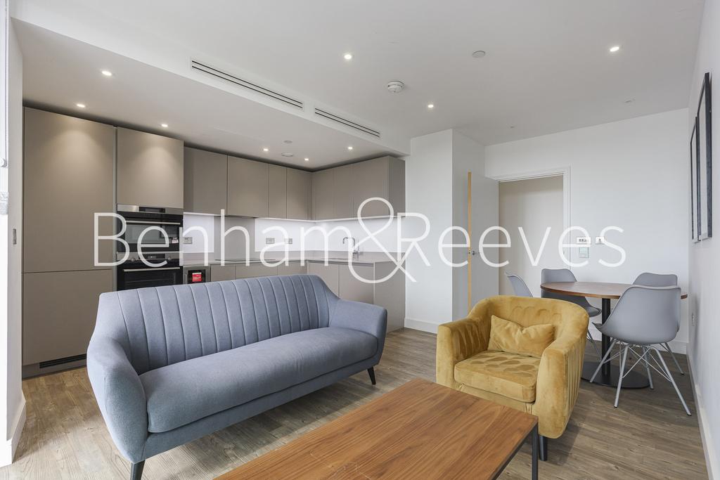 Wandsworth Road, Nine Elms SW8 1 bed apartment to rent - £2,950 pcm (£ ...