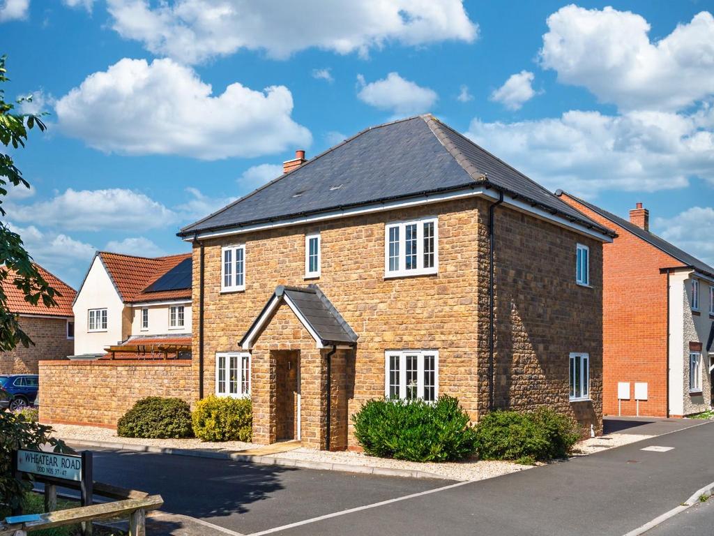 Stunning, detached modern home in... 3 bed detached house for sale - £ ...