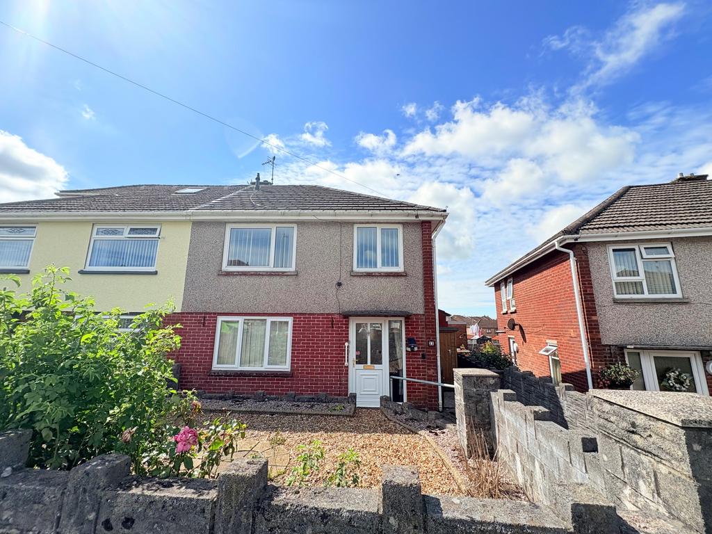 Bettws, Bridgend CF32 3 bed semi-detached house for sale - £135,995