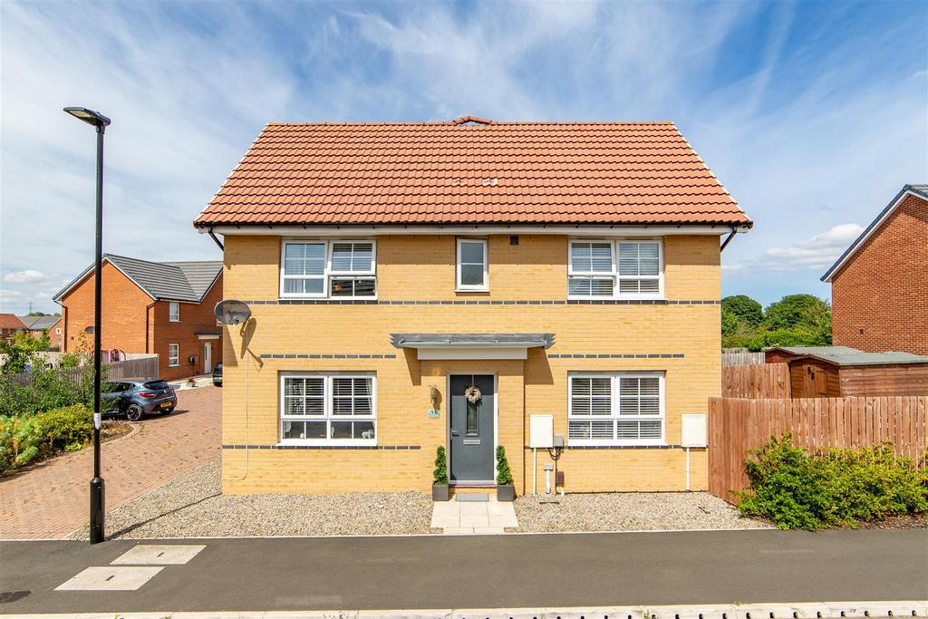 Ascot Drive, North Gosforth, NE13 3 bed semi-detached house for sale ...
