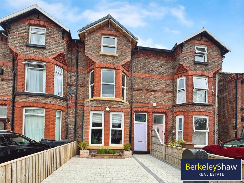Cambridge Road, Crosby, Liverpool 3 bed apartment for sale - £230,000