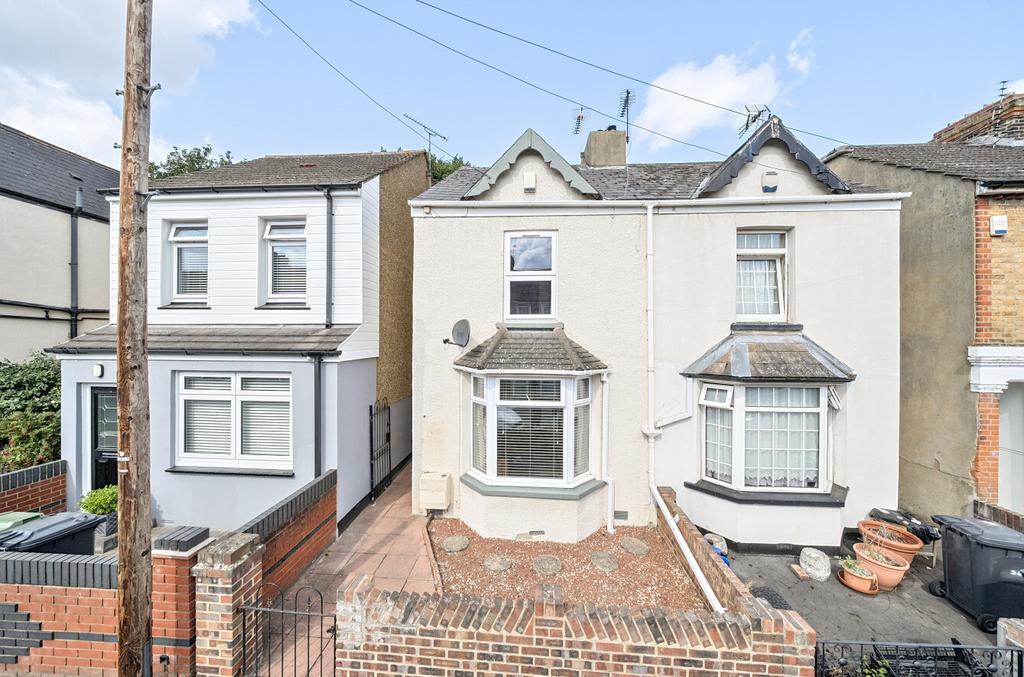 Eglinton Road, Swanscombe, Kent, DA10 2 bed semi-detached house - £300,000