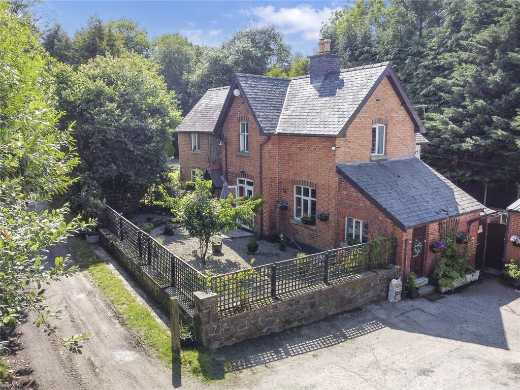 Tylwch, Llanidloes, Powys, SY18 4 bed detached house for sale - £785,000