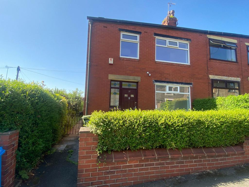 37 Farrow Street, Shaw, Oldham, OL2 7AD 2 bed terraced house for sale - £180,000