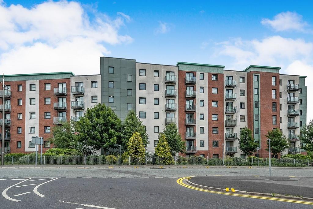 Lower Hall Street, Merseyside WA10 2 bed apartment - £750 pcm (£173 pw)