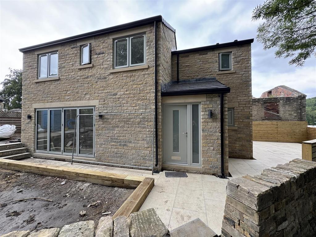 Miry Lane, Holmfirth HD9 4 bed detached house - £400,000