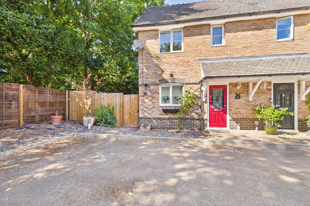 Pantile Close, Tilehurst, Reading... 3 bed semi-detached house for sale ...
