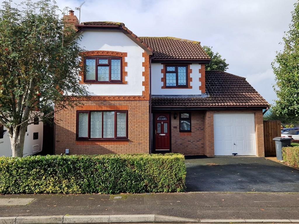 Bullfinch Close, Swindon SN3 4 bed detached house - £1,850 pcm (£427 pw)
