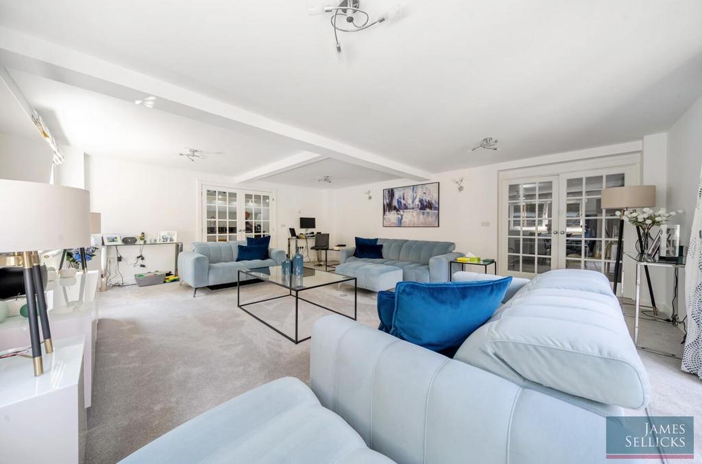The Rockingham, Hunting Lodge Mews... 3 bed townhouse for sale - £550,000