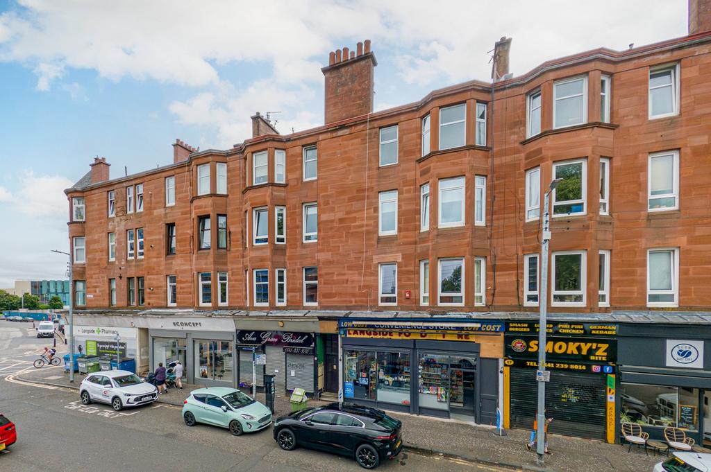 Sinclair Drive, Battlefield 2 bed apartment - £199,000