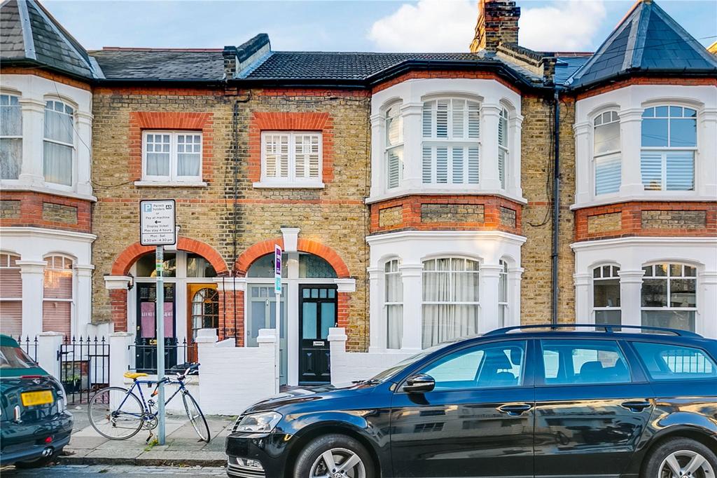 Blackett Street, West Putney, London 3 bed flat - £4,500 pcm (£1,038 pw)