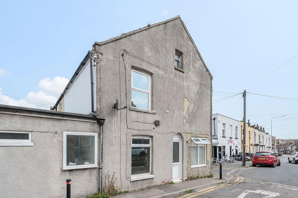 Alma Road, Ramsgate CT11 2 bed maisonette for sale - £155,000