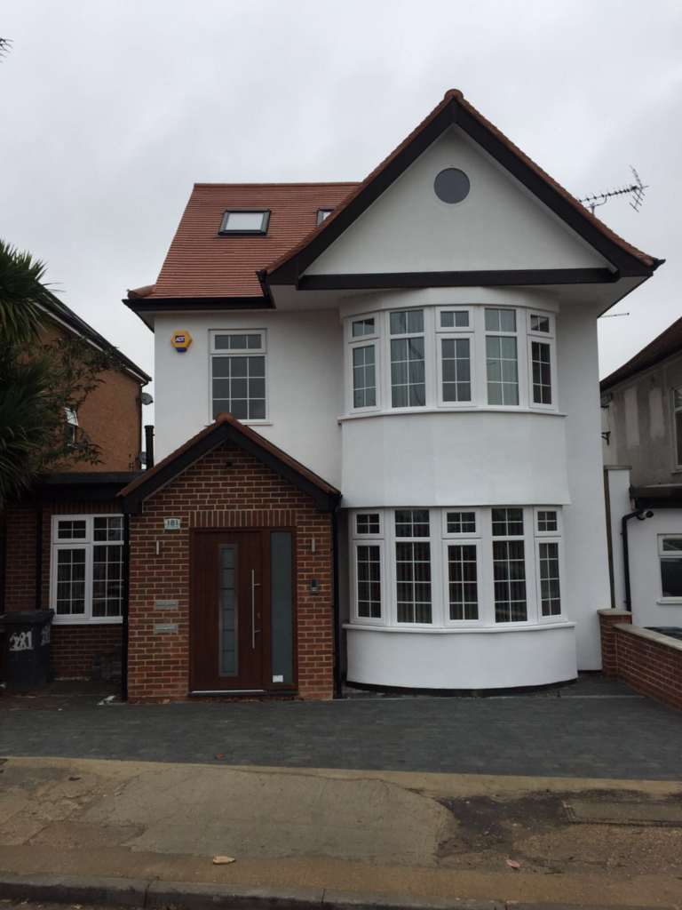Great North Way, Hendon, NW4 1PP 3 bed flat - £2,500 pcm (£577 pw)
