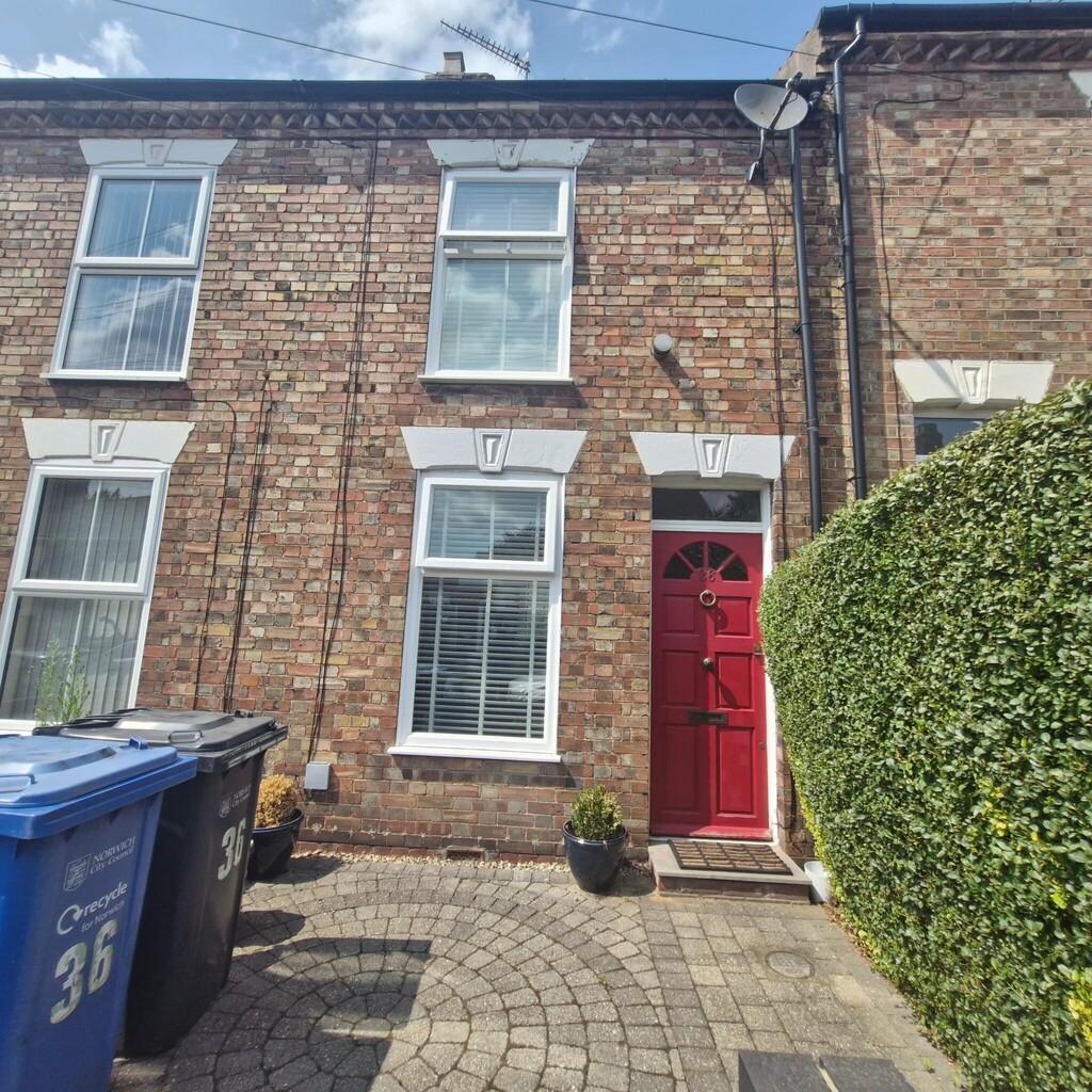 Primrose Road 2 bed terraced house - £1,195 pcm (£276 pw)