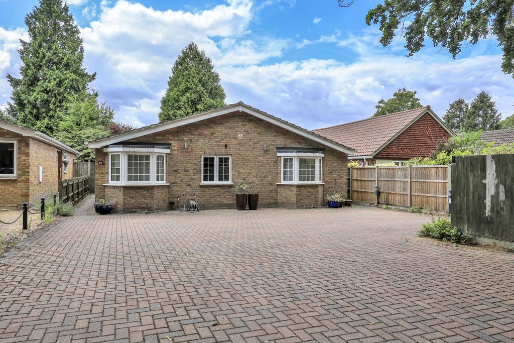 Great Shelford CB22 3 bed bungalow for sale - £875,000