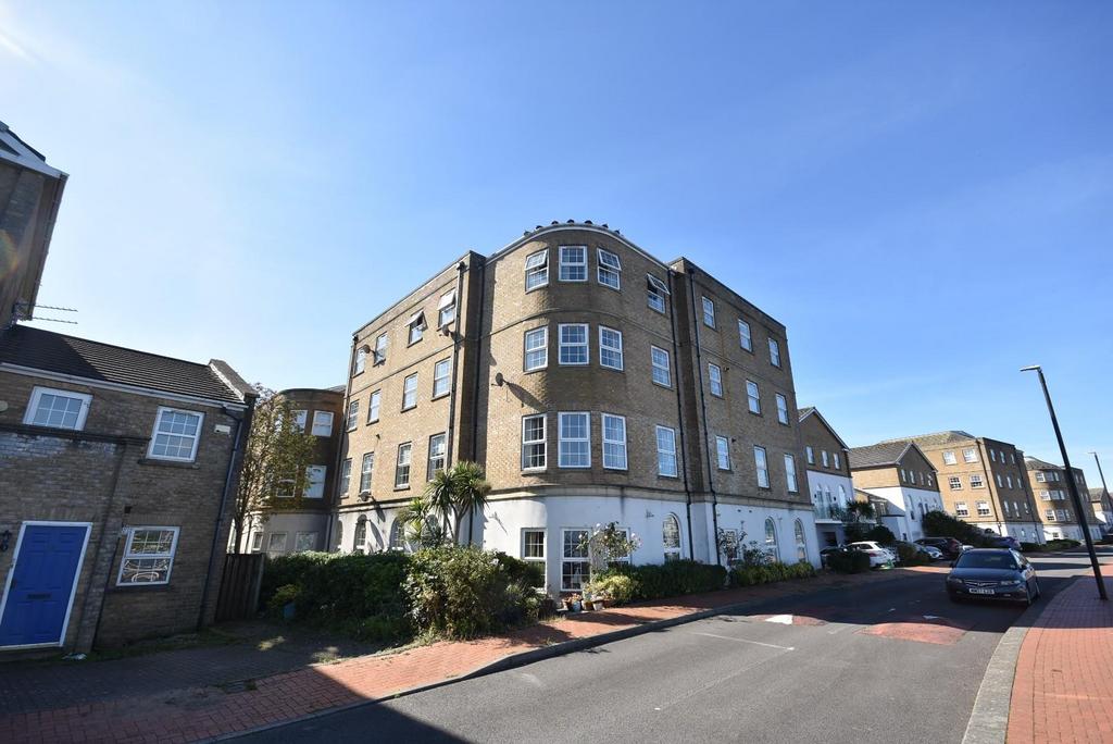 15, John Batchelor Way Penarth, CF64 1SD 2 bed flat for sale - £249,950