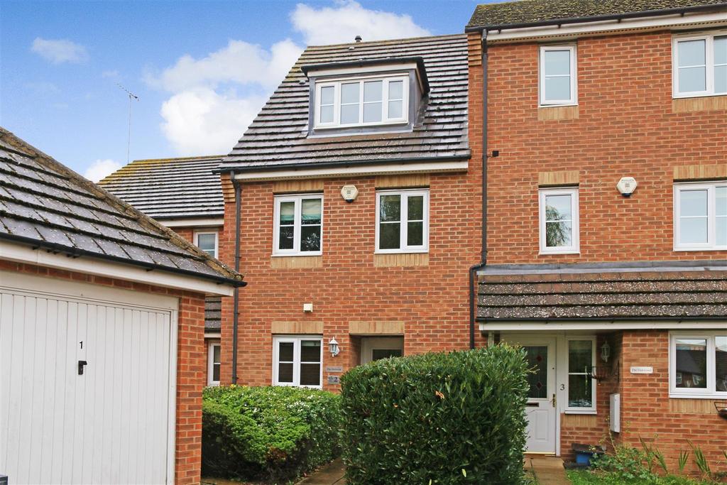 Alconbury Close, Borehamwood WD6 3 bed terraced house - £2,250 pcm (£ ...