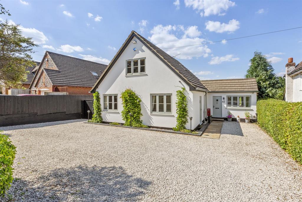 Brimmers Hill, Widmer End HP15 4 bed detached house for sale - £900,000