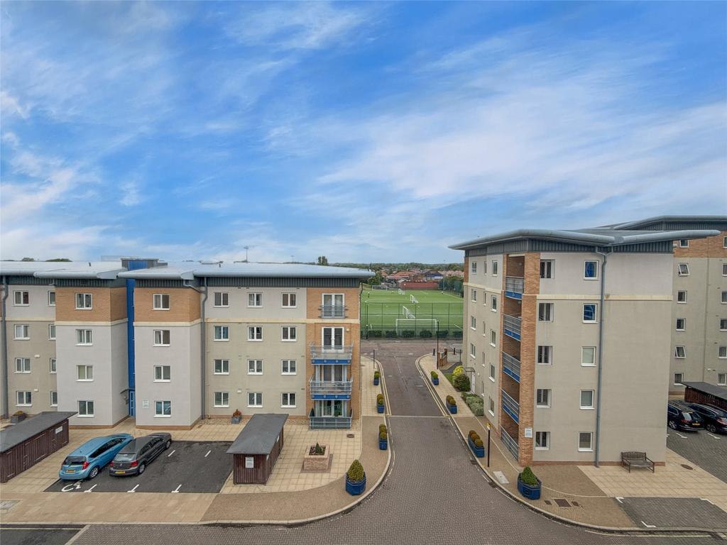 Knightsbridge Court, Gosforth... 2 bed apartment - £170,000