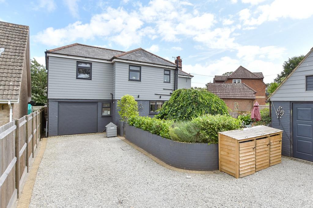 Sandwich Road, Whitfield, Dover, Kent 5 bed detached house for sale - £ ...