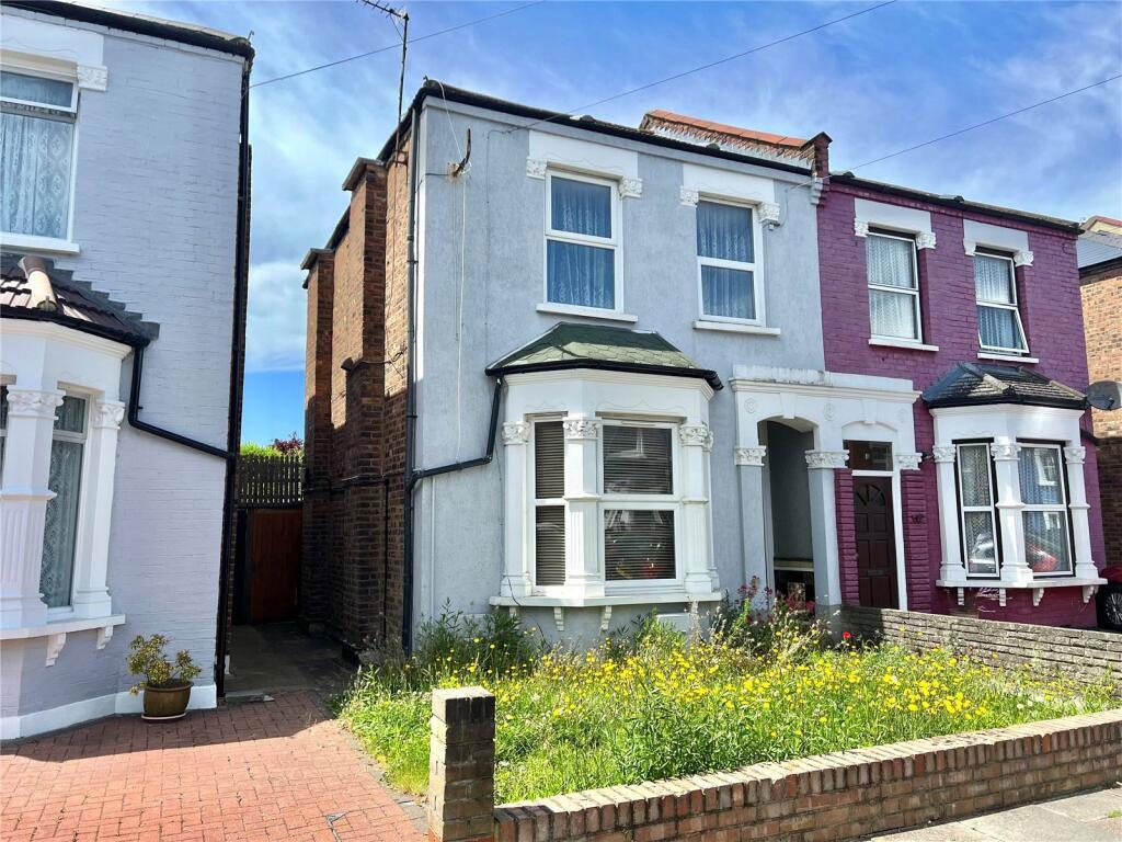 Westbury Road, South Gate, London... 2 bed maisonette for sale - £299,999