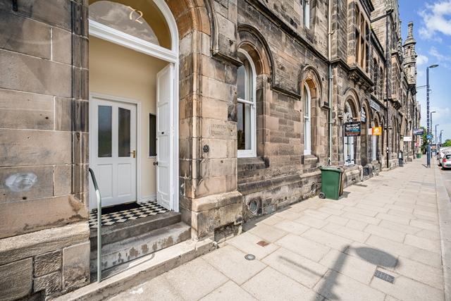 Tay Street, Perth PH2 3 bed ground floor flat for sale - £205,000