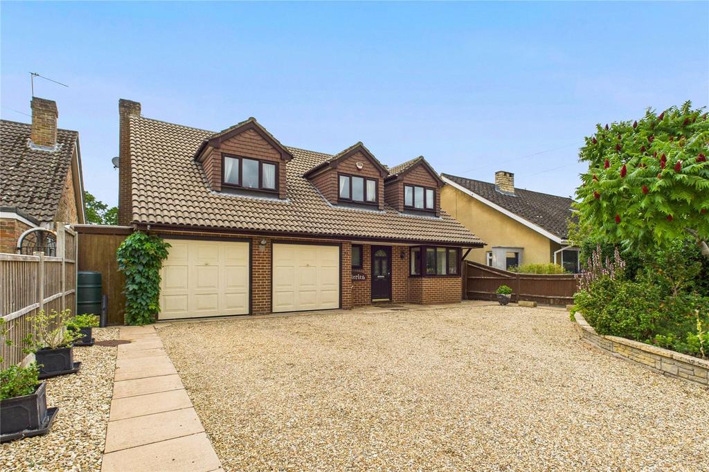 Pelican Road, Pamber Heath, Tadley... 4 bed detached house for sale - £ ...
