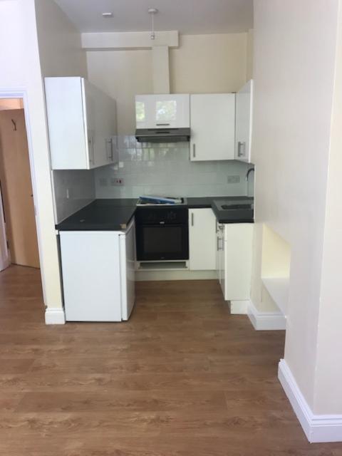 3 Wolverton Gardens, London, W6 3 bed flat - £2,700 pcm (£623 pw)