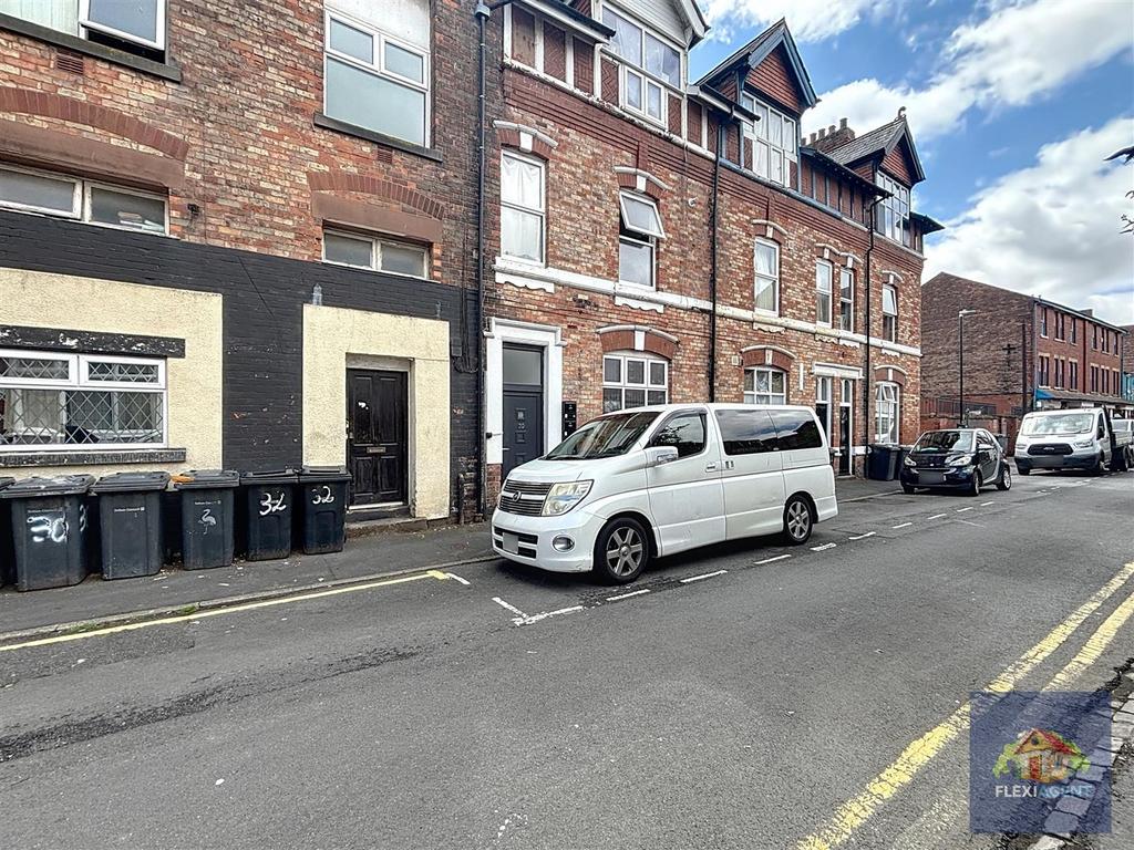 Stanley Street, Southport PR9 1 bed flat to rent - £700 pcm (£162 pw)