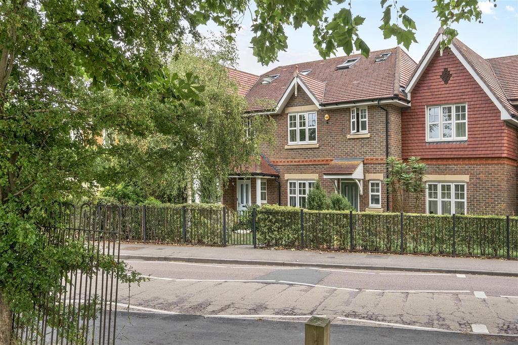 Mortimer Hill, Tring 4 bed house for sale - £700,000