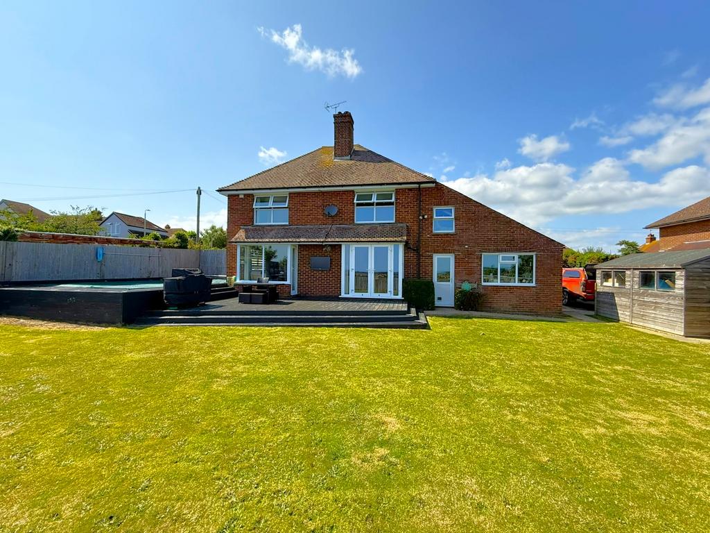Cadborough Cliff, Rye TN31 4 bed detached house for sale - £575,000